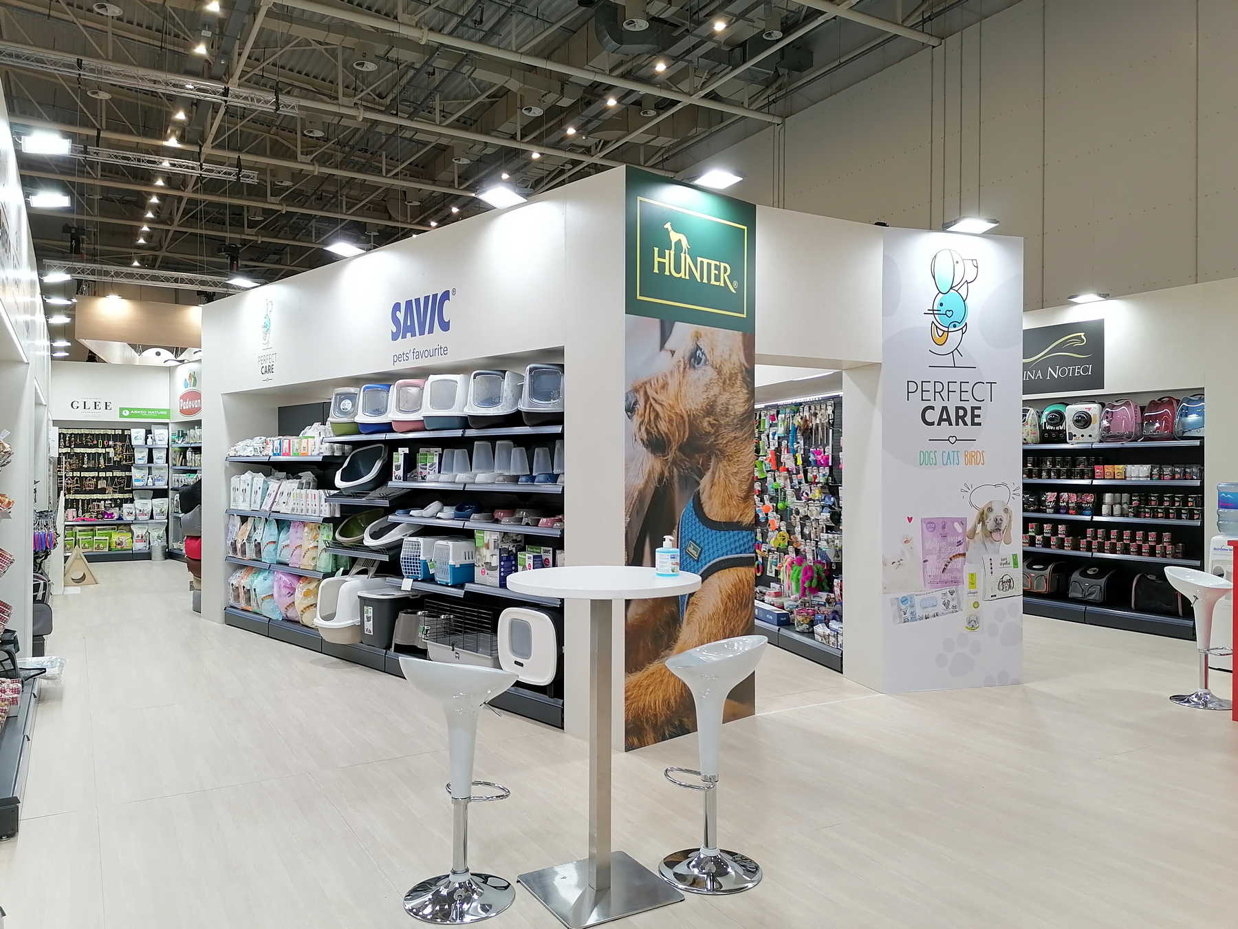 Ράφια και εξοπλισμός για καταστήματα Pet Shops